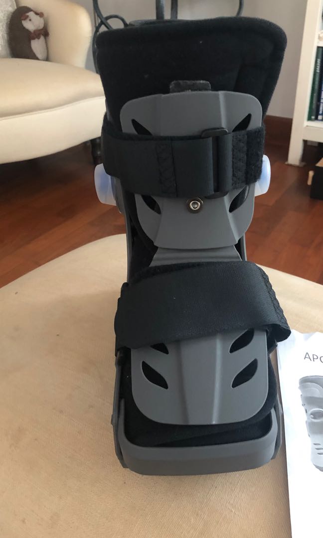 Apollo Orthopaedic Walker Boot cast for fractured foot, Sports ...