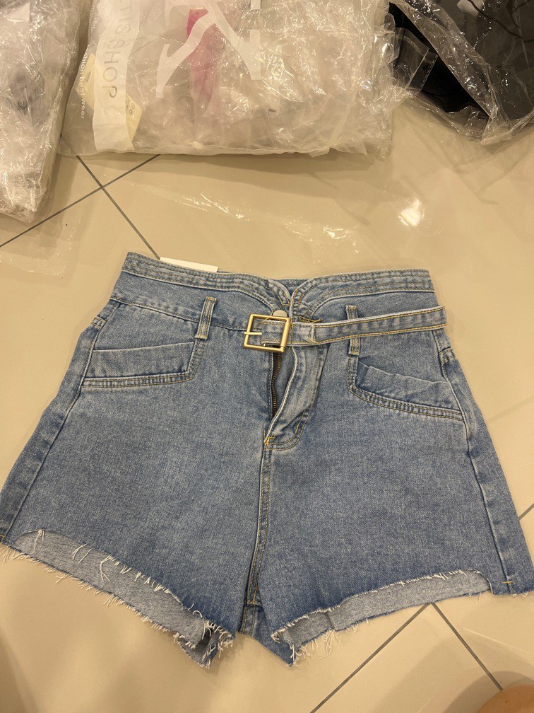 Brand new bottom L, Women's Fashion, Bottoms, Shorts on Carousell