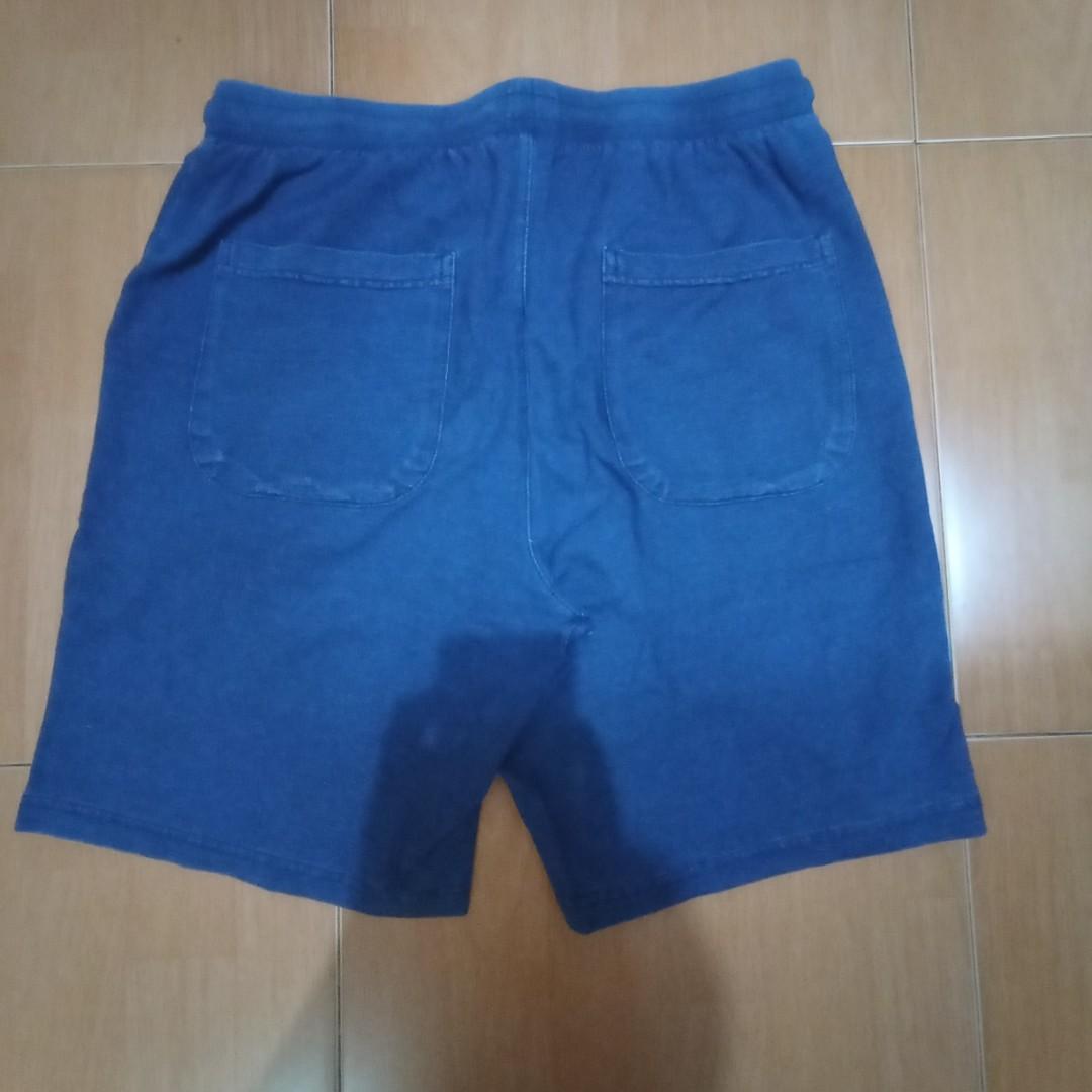 Celana pendek Uniqlo second original, Fesyen Pria, Pakaian , Bawahan di ...