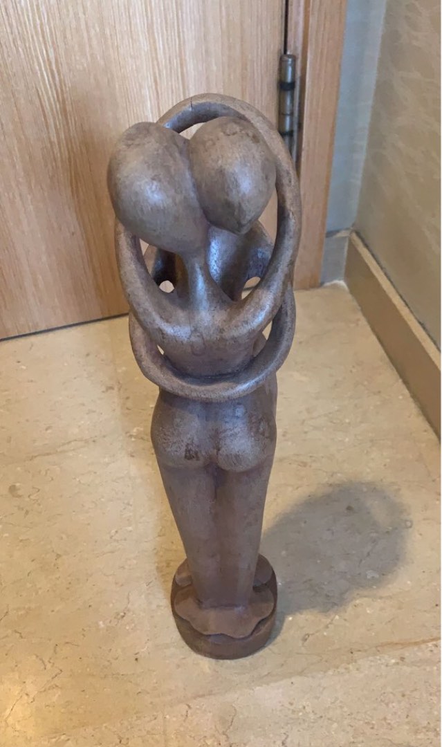 Couple Hugging Statue, Furniture & Home Living, Home Decor, Other Home ...