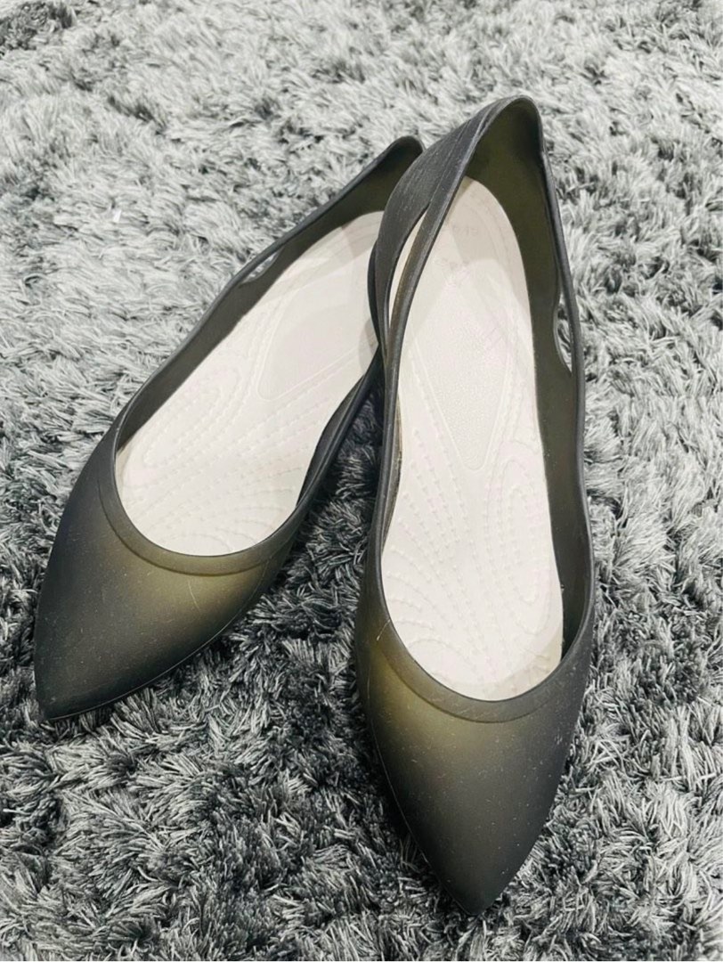 Crocs Flat, Women's Fashion, Footwear, Flats & Sandals on Carousell