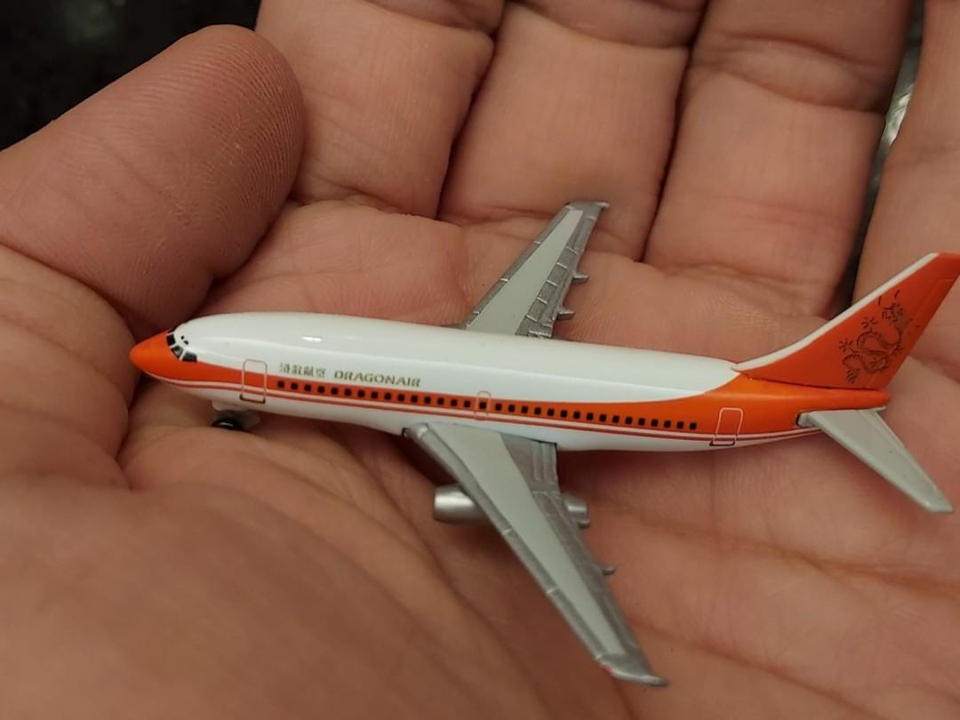 Dragonair Mini Boeing 737 model, 興趣及遊戲, 收藏品及紀念品, 古董收藏 - Carousell