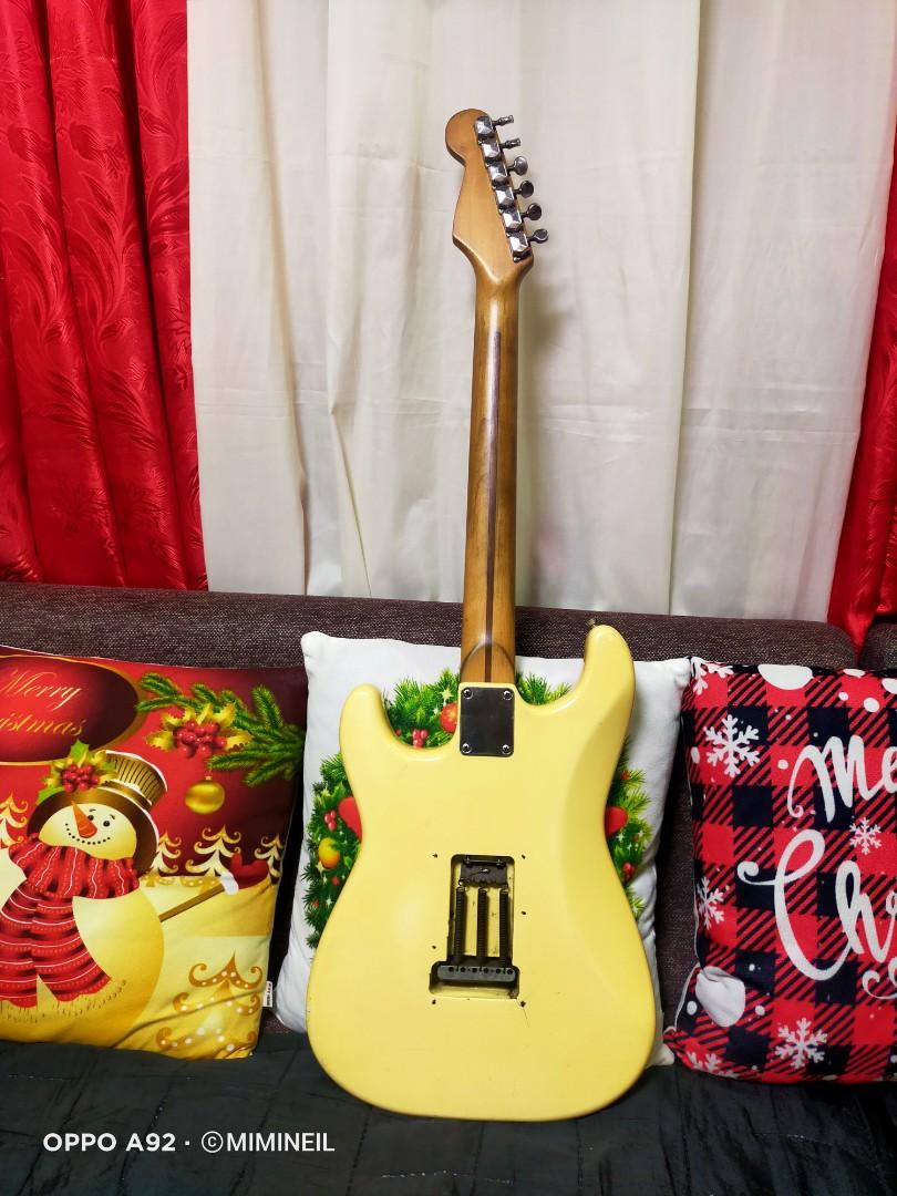 Fender Stratocaster 1993, Hobbies & Toys, Music & Media, Musical ...
