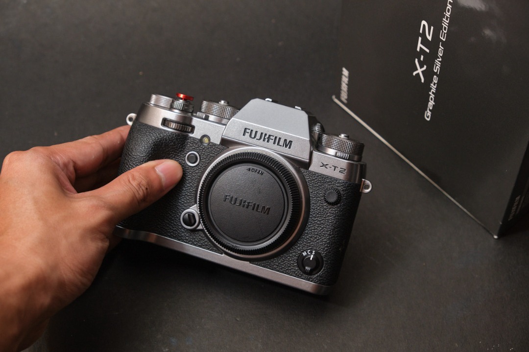 Fujifilm X-T2 Graphite mirrorless camera, Photography, Cameras on Carousell