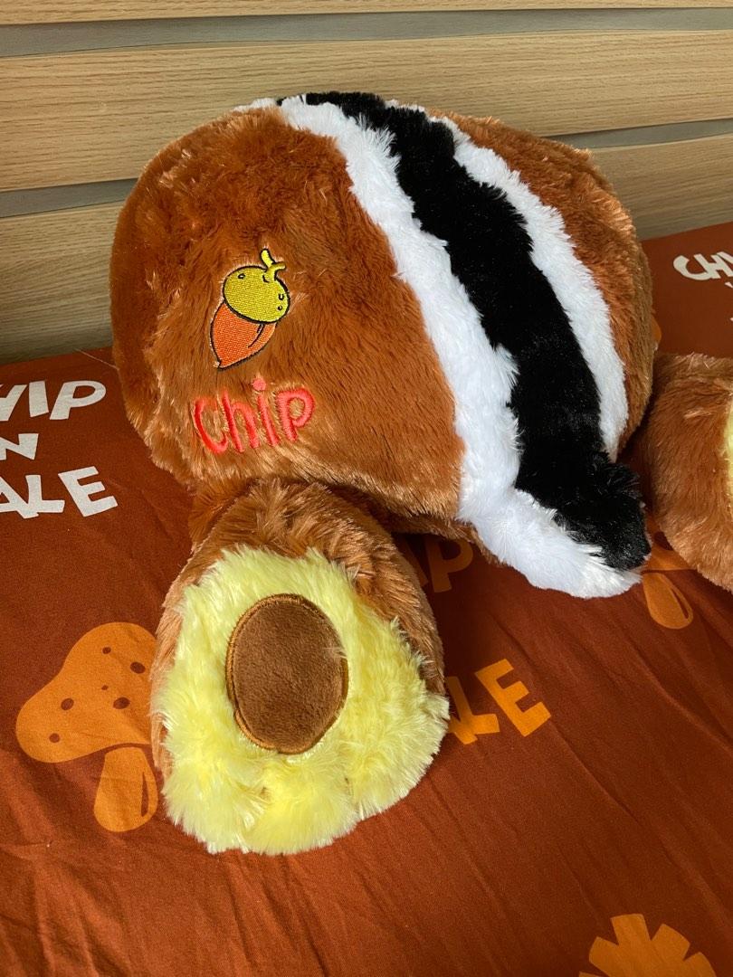 Japan Chip n Dale Pat Pat Cushion, 傢俬＆家居, 家居裝飾, 咕𠱸 - Carousell