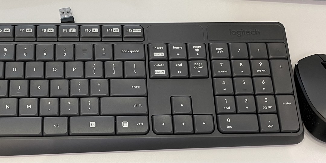 Logiteck Keyboard And Mouse Bluetooth Computers And Tech Parts And Accessories Computer Keyboard