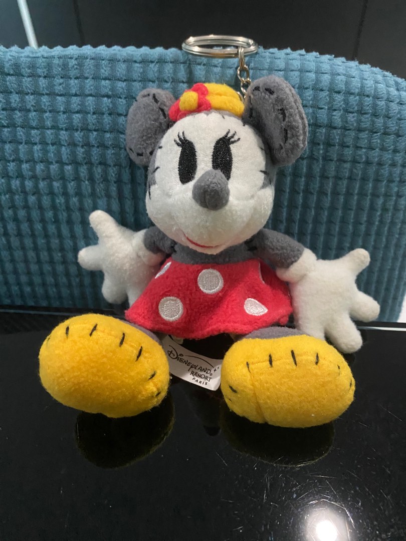 Minnie mouse plush keychain (Disneyland resort Paris), Hobbies & Toys ...