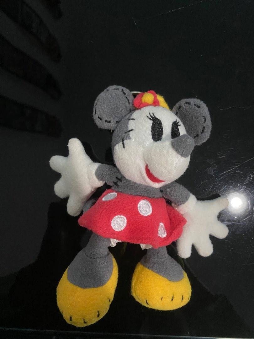Minnie mouse plush keychain (Disneyland resort Paris), Hobbies & Toys ...