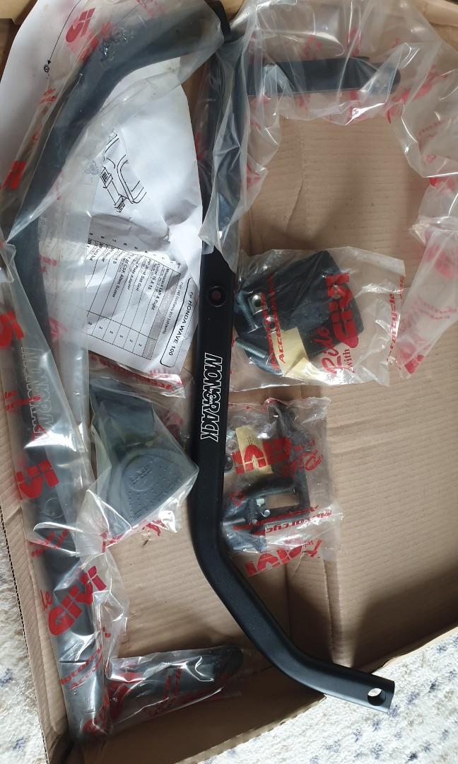 Monorack givi HR2 Honda wave 100 ex5 class1, Motorbikes on Carousell