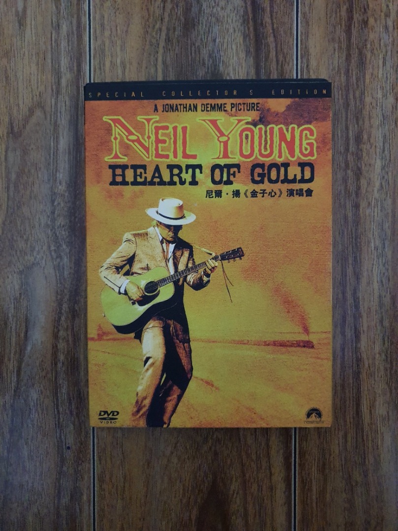 Neil Young Heart of Gold Live in Concert, Hobbies & Toys, Music & Media ...
