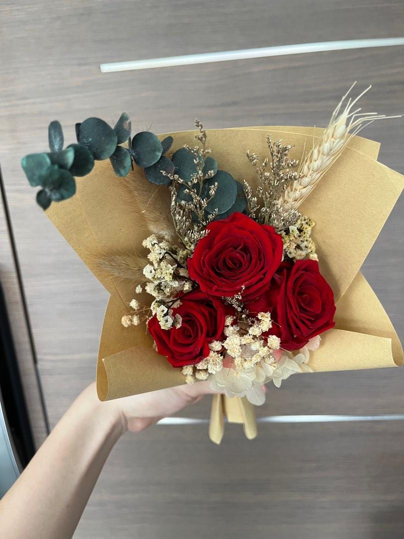 Preserved Three Rose Bouquet, Hobbies & Toys, Stationery & Craft ...
