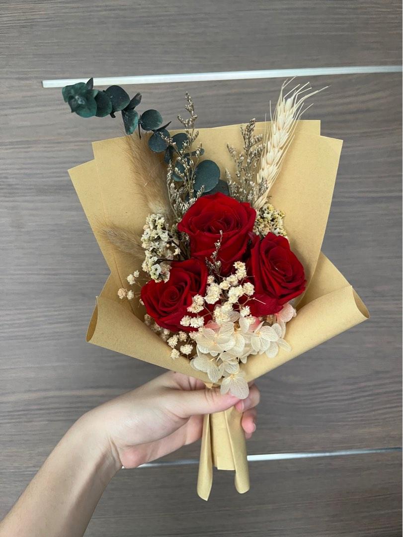 Preserved Three Rose Bouquet, Hobbies & Toys, Stationery & Craft ...