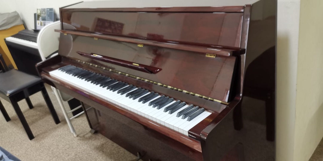SAMICK SU-105 PIANO, Hobbies & Toys, Music & Media, Musical Instruments ...