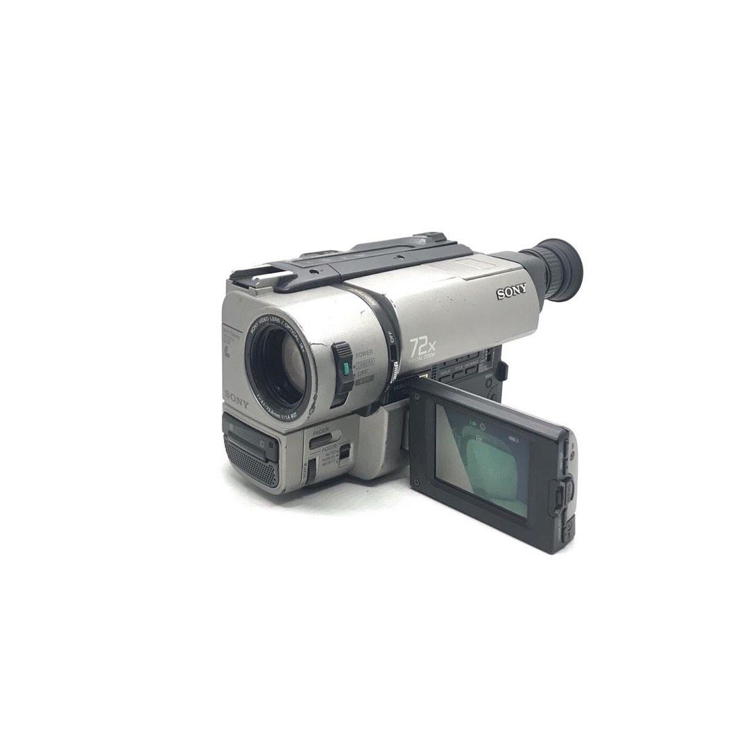 Sony Handycam CCD-TRV65 Hi8, Photography, Video Cameras on Carousell