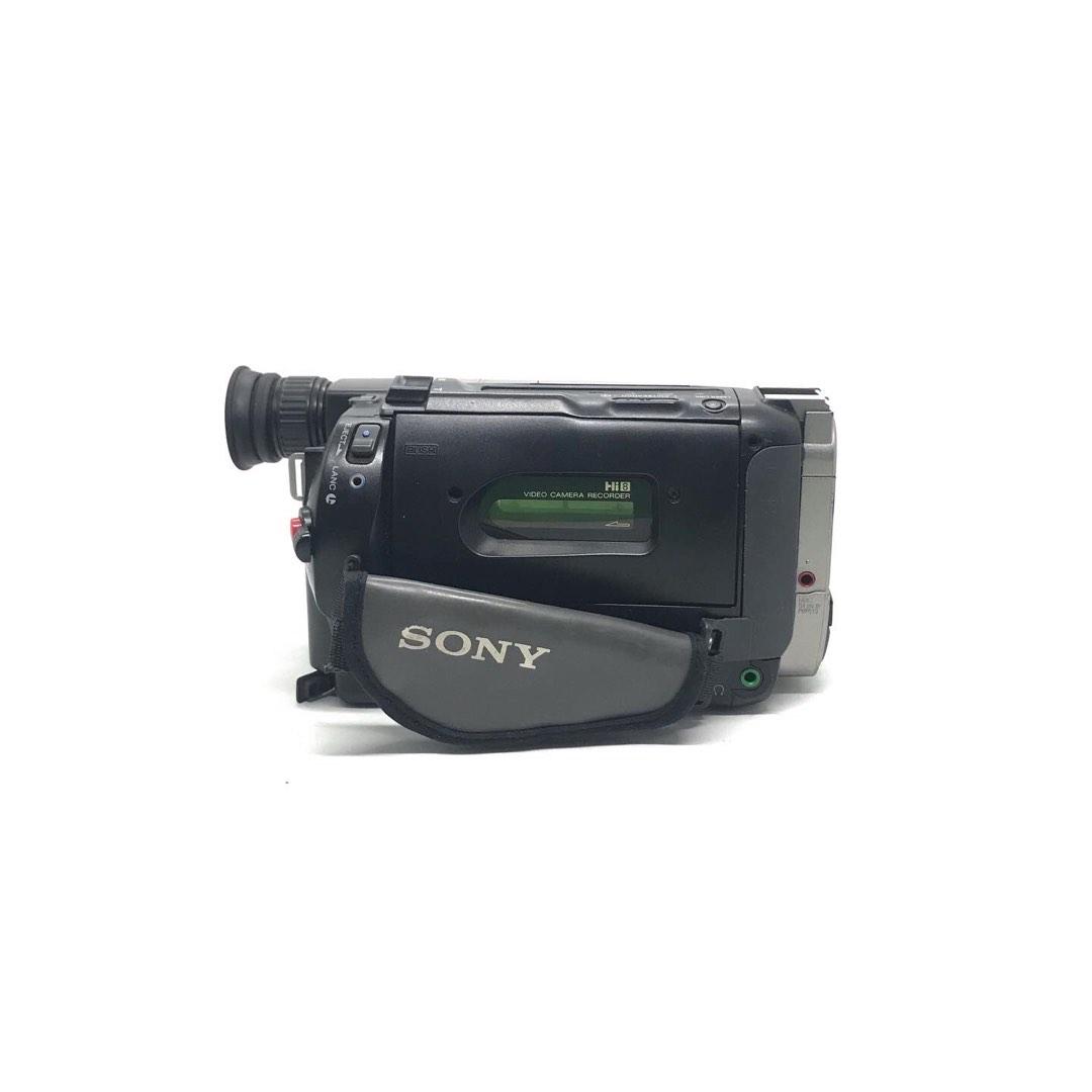 Sony Handycam CCD-TRV65 Hi8, Photography, Video Cameras on Carousell