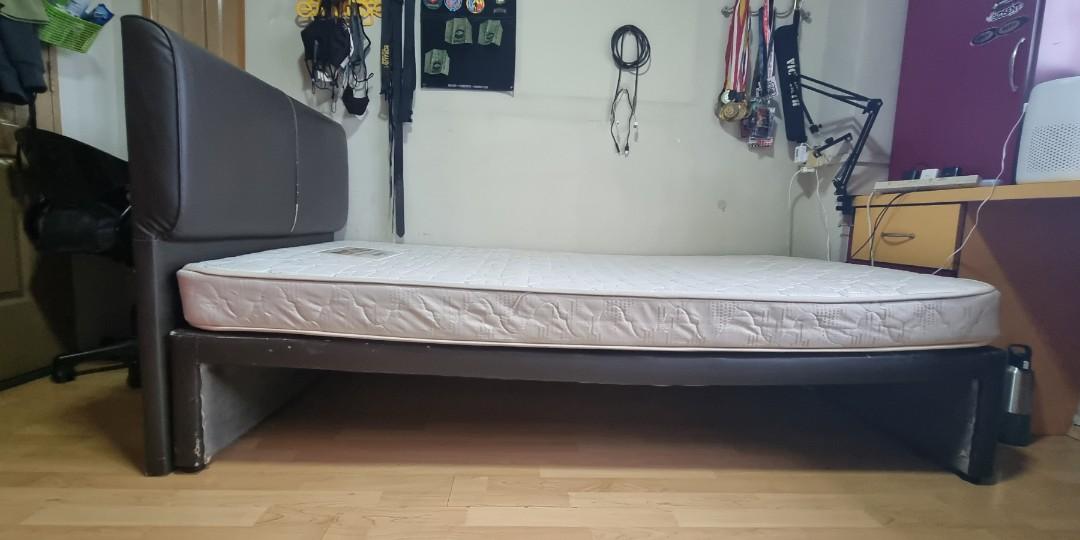 (DOUBLE BED) Super single bed and mattress, with pullout single bed and ...
