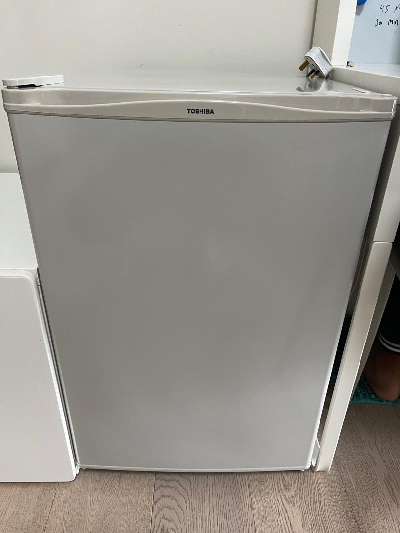 Toshiba GR-H912. 1-Door Fridge (80L) (Silver Grey), 家庭電器, 廚房電器, 雪櫃及冰櫃 ...
