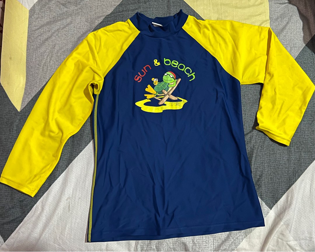 Tyr Rashguard for Kids, Men's Fashion, Activewear on Carousell