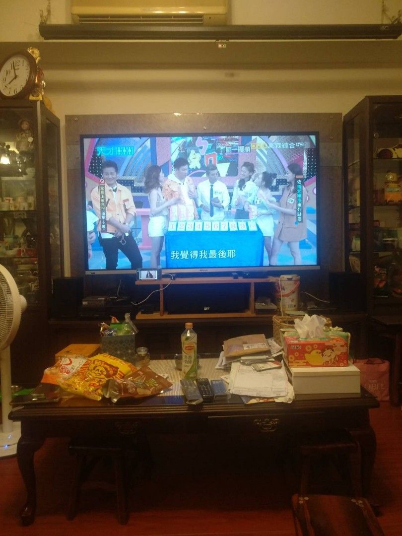 現貨自售 鴻海 70吋 電視 LED 連網液晶顯示器 XT-70CM802 日本大廠夏普Sharp面板 限淡水自取, 電視及其他電器 , 電視及其他電器 , 電視在旋轉拍賣