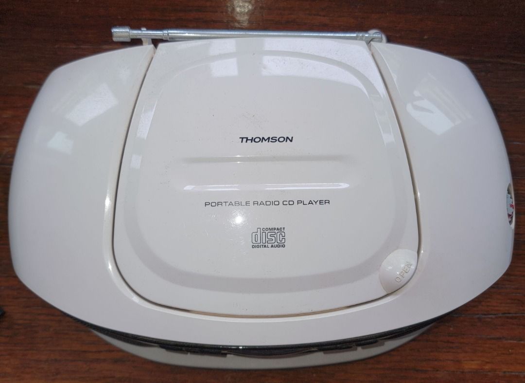只有 FM 收音機功能功能正常, CD 播放器壞了 Thomson 便攜式 收音機 CD 播放器 Portable AM FM Radio ...