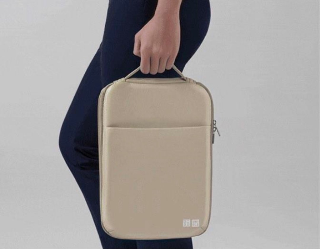 BNIB Uniqlo Laptop Bag (Limited edition Sand Colour), Computers & Tech ...