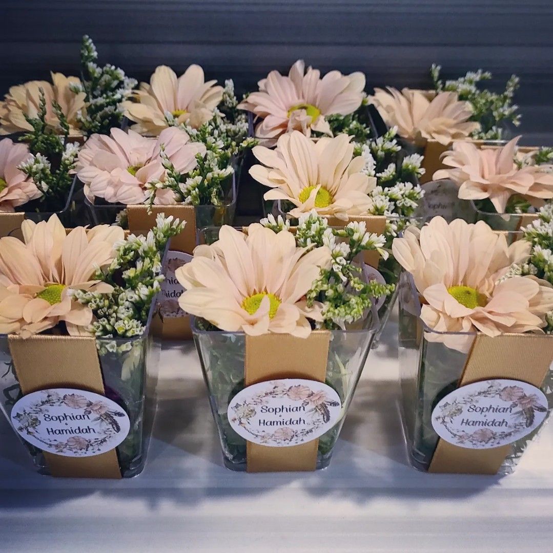 Bunga Rampai - Acrylic Container, Hobbies & Toys, Stationery & Craft ...