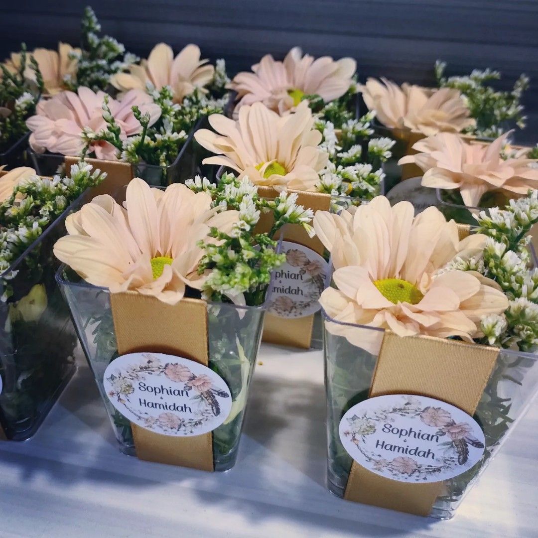 Bunga Rampai - Acrylic Container, Hobbies & Toys, Stationery & Craft ...