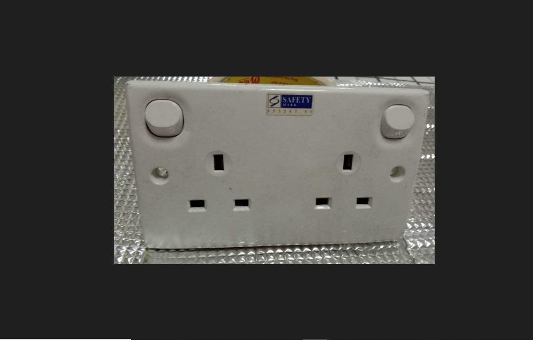 CLIPSAL 2 GANG SWITCH SOCKET - AHT1204.3, TV & Home Appliances ...