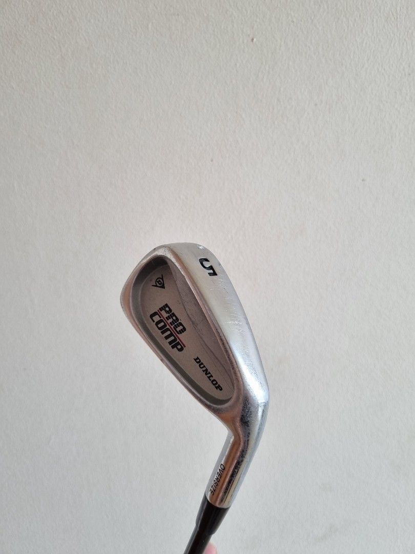 Dunlop 5 iron, Sports Equipment, Sports & Games, Golf on Carousell