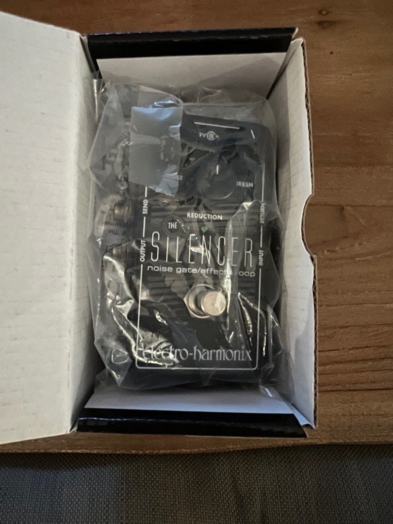 Ehx Silencer Noise Gate Fx Loop Pedal Hobbies And Toys Music And Media