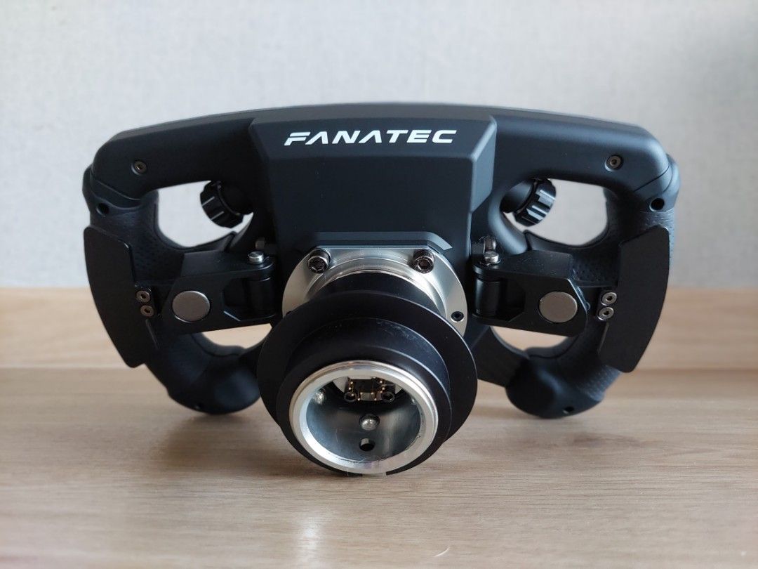 Fanatec Formula V2.5 Clubsport Wheel (Leather Grips), Hobbies & Toys ...