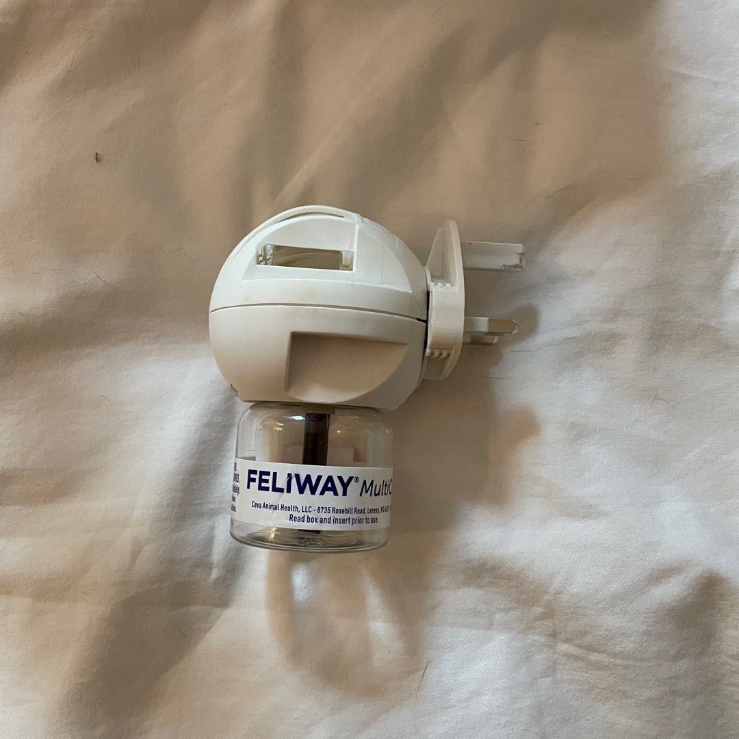 Feliway diffuser with SG three pin plug, Pet Supplies, Homes & Other ...