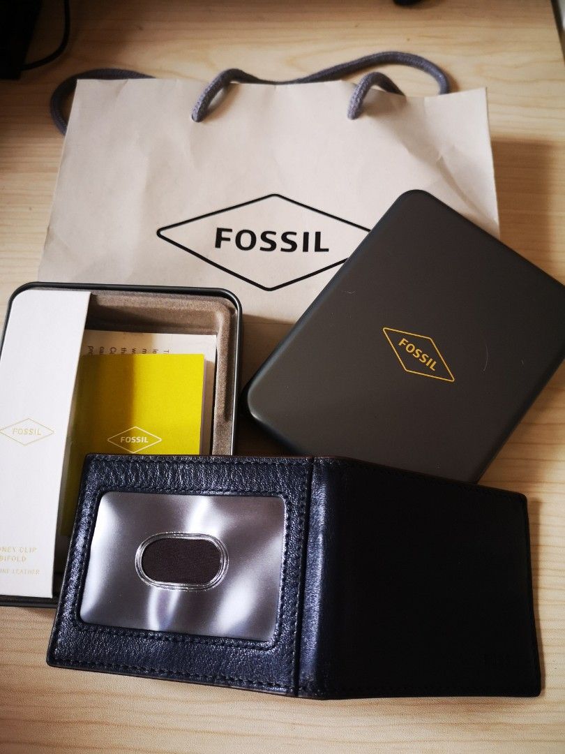 Fossil bifold wallet genuine leather, Men's Fashion, Watches ...