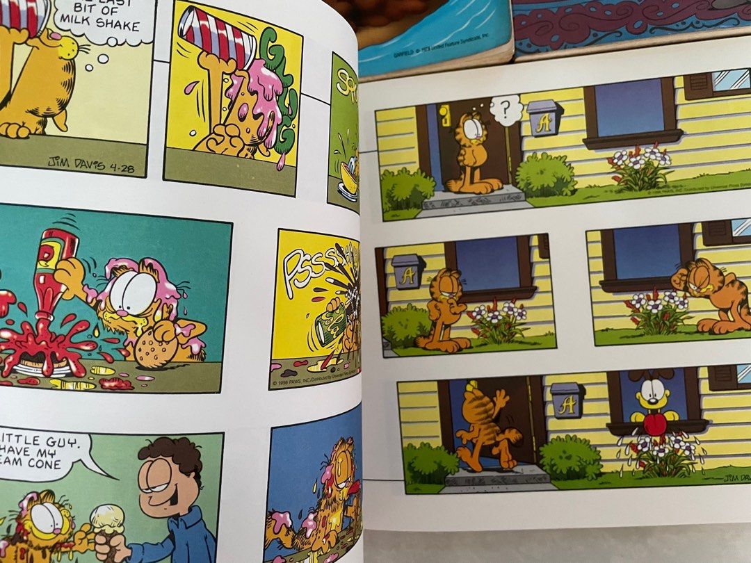 Garfield Treasury (4th , 7th , 9th), Hobbies & Toys, Books & Magazines ...