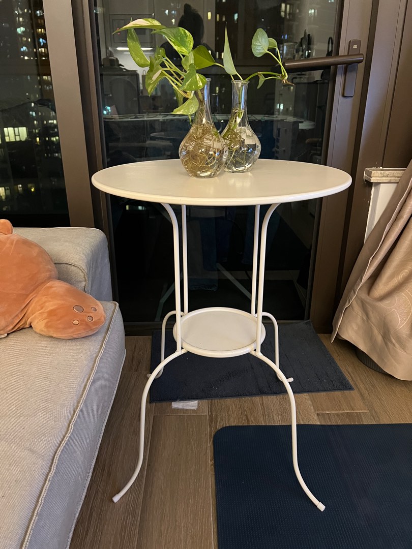 IKEA Lindved Side Table, White, 傢俬＆家居, 傢俬, 桌子 - Carousell