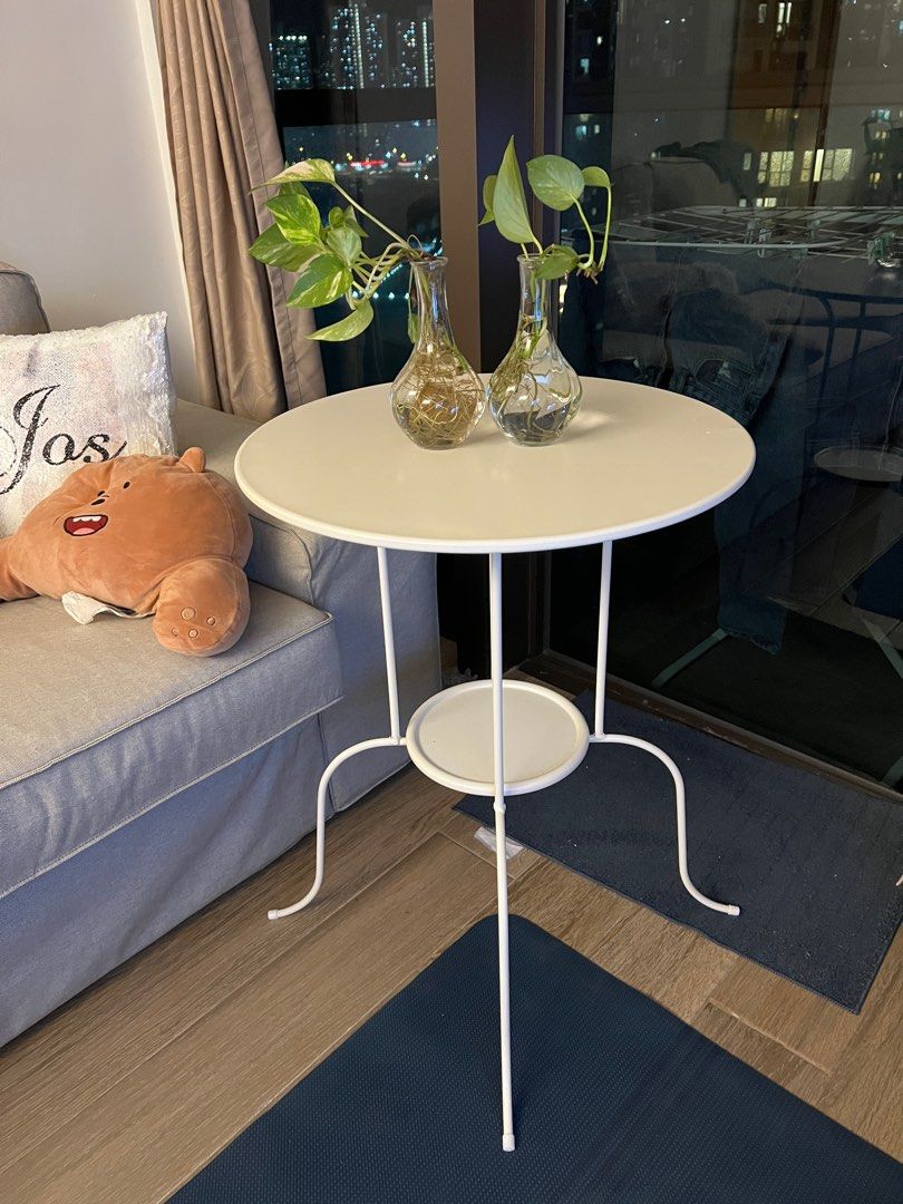 IKEA Lindved Side Table, White, 傢俬＆家居, 傢俬, 桌子 - Carousell