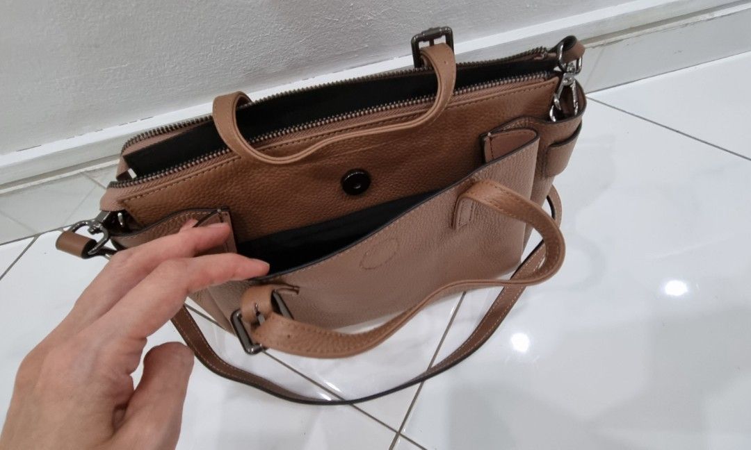 Jon Louis Geniune leather cross bag, Women's Fashion, Bags & Wallets ...