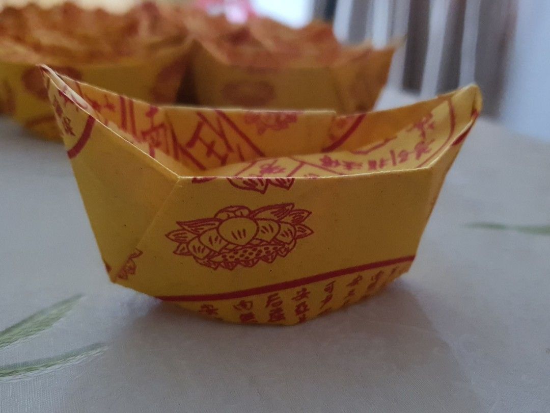 Joss Paper Traditional Ingot / Ingot box, Hobbies & Toys, Memorabilia ...