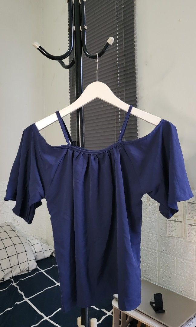 Korean off shoulder, Fesyen Wanita, Pakaian Wanita, Atasan di Carousell