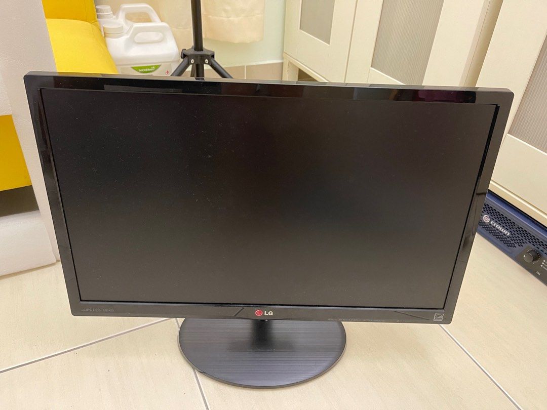 LG 23 inch monitor, Computers & Tech, Desktops on Carousell