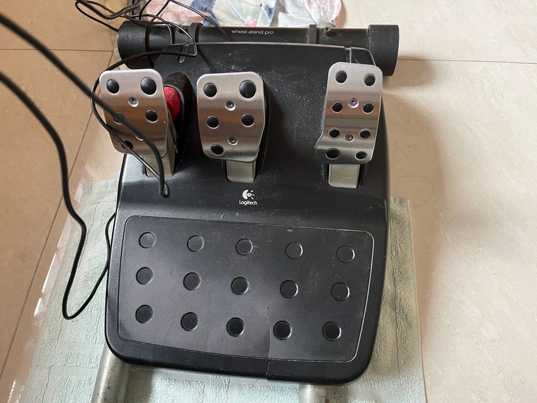 Logitech G27 and wheel stand pro, Video Gaming, Gaming Accessories, In ...
