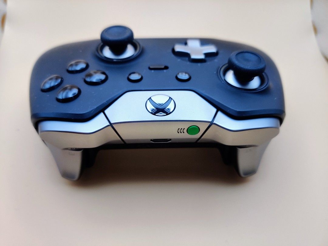 Microsoft Xbox Elite Controller with case, Video Gaming, Gaming ...
