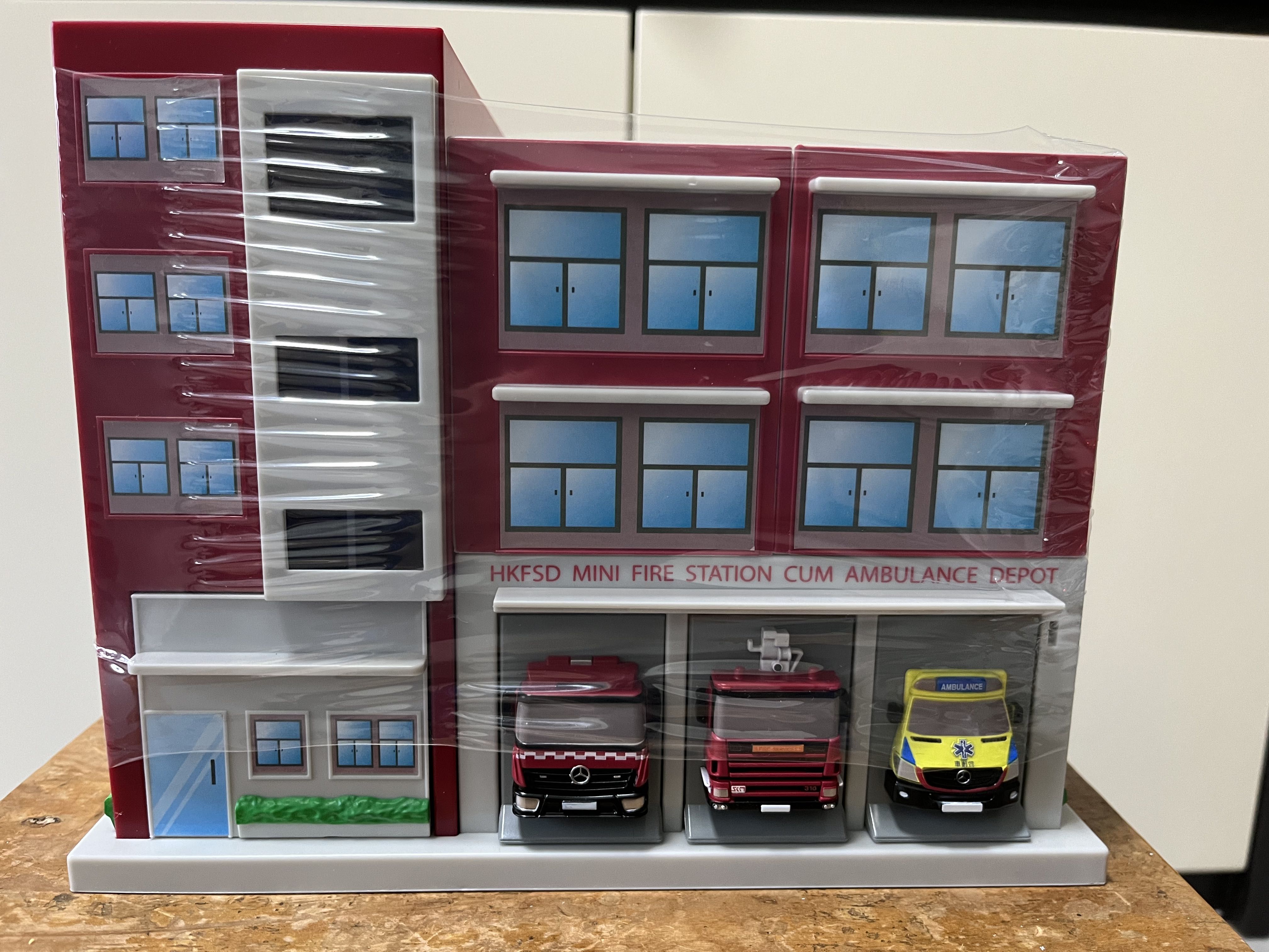 迷你消防局暨救護站文具盒(Mini Fire Station cum Ambulance Depot Stationery Box), 興趣及 ...
