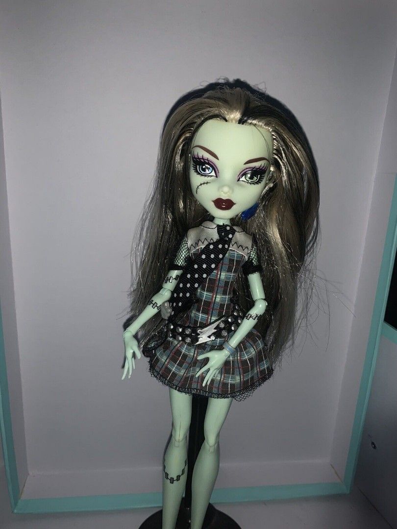 Monster high basic frankie stein, Hobbies & Toys, Toys & Games on Carousell