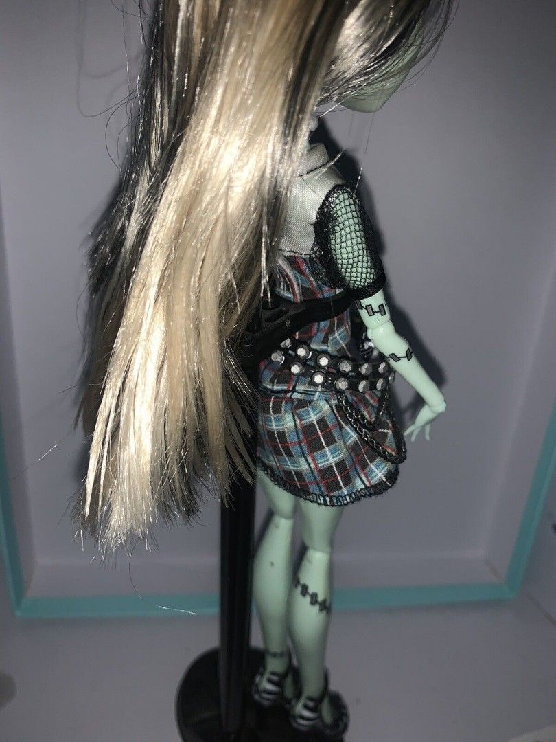 Monster high basic frankie stein, Hobbies & Toys, Toys & Games on Carousell