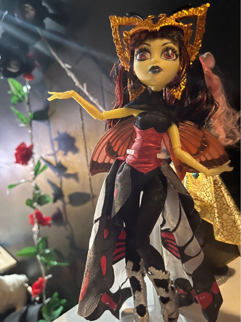 Monster High Luna Mothews, Hobbies & Toys, Toys & Games on Carousell