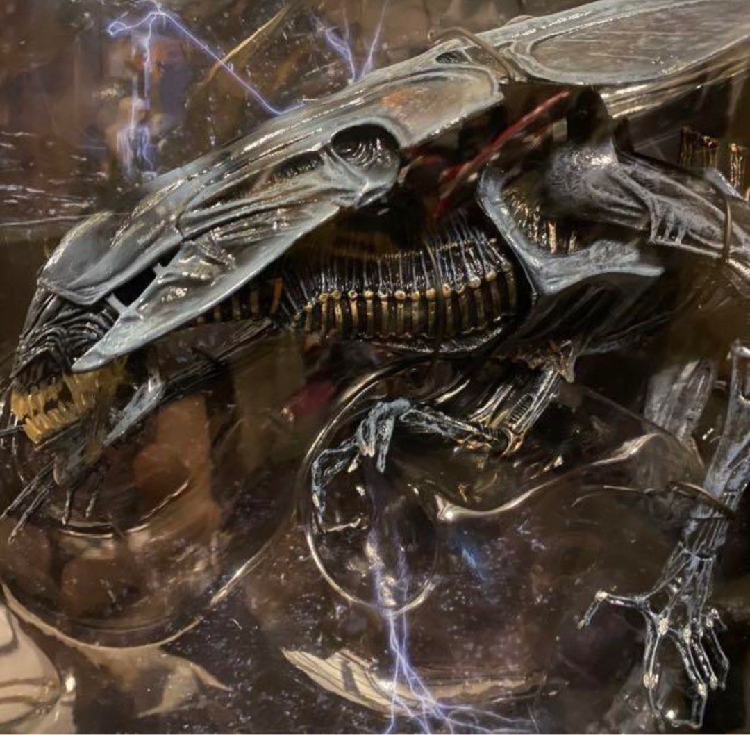 NECA alien queen deluxe boxset rare, Hobbies & Toys, Toys & Games on ...