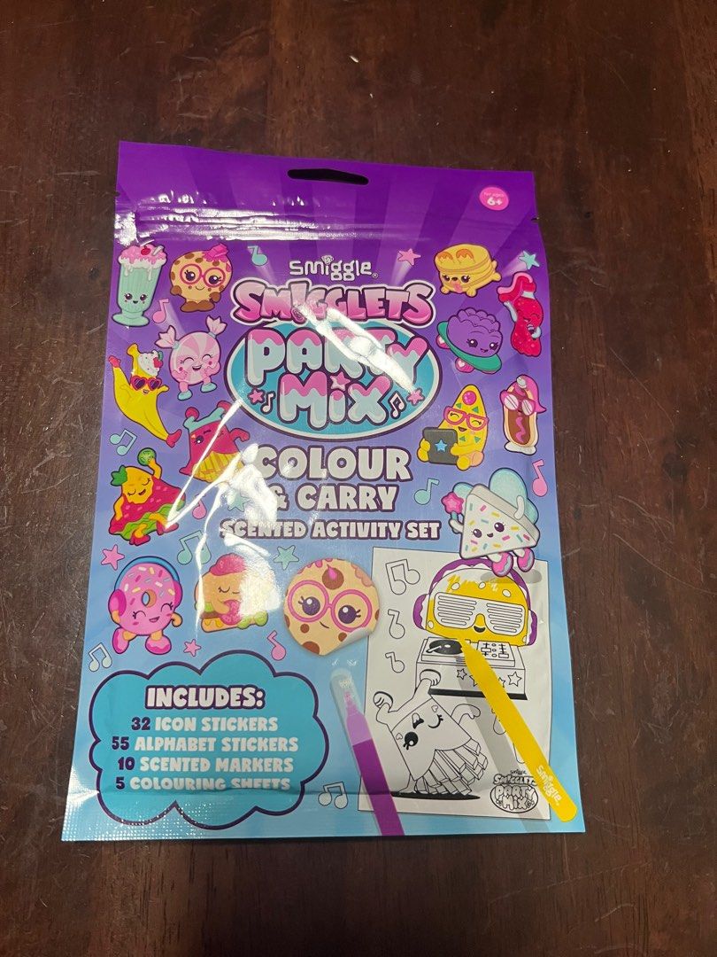 ORIGINAL SMIGGLE COLOR AND CARRY SCENTED ACTIVITY SET, Hobbies & Toys ...