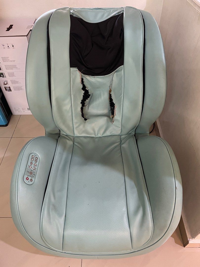 Osim Udivine Mini massage chair, Health & Nutrition, Massage Devices on ...
