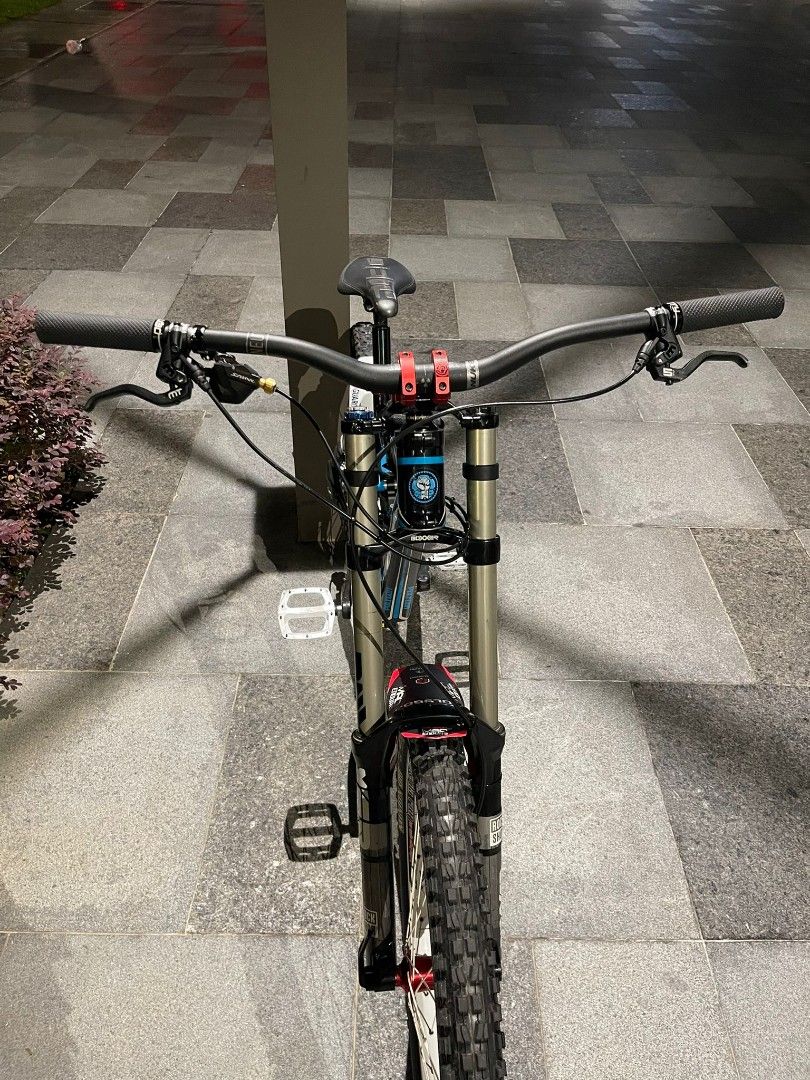 Polygon DH Collosus Full Setup., Sports Equipment, Bicycles & Parts ...